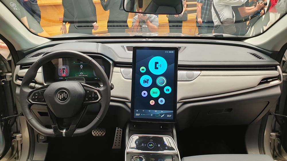 WM Philippines rolls out the Weltmeister W5 full-electric Crossover ...