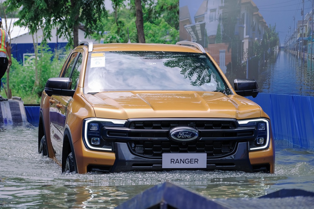 How to drive safe during rainy season according to Ford | TESSDrive™